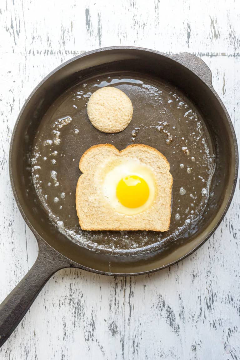 Egg in a Nest (Eggs in a Basket) | Foodtasia