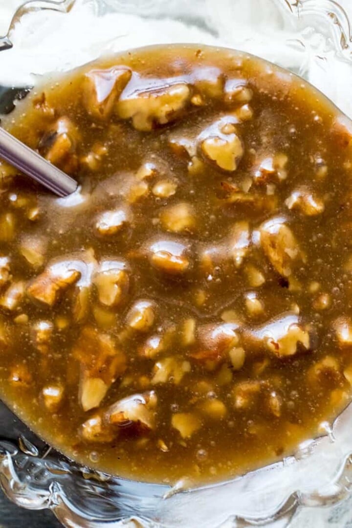 5 Minute Pecan Praline Sauce | Foodtasia