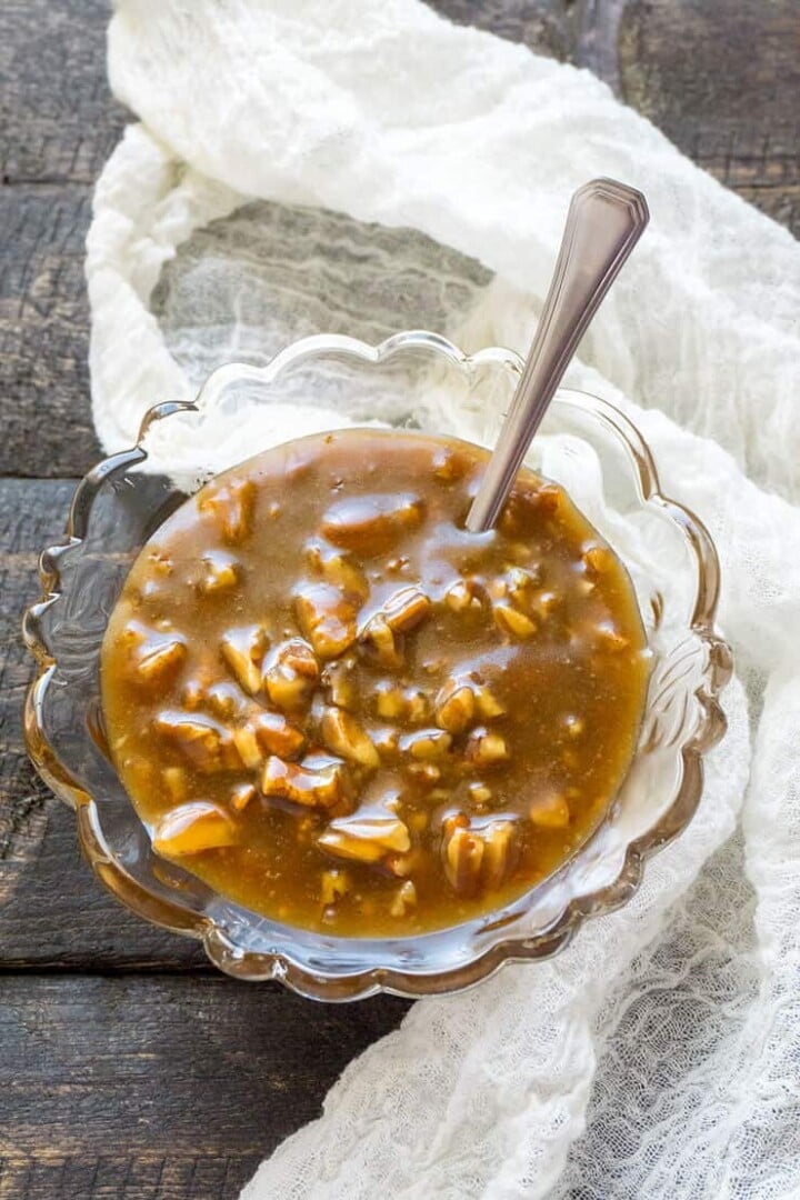5 Minute Pecan Praline Sauce | Foodtasia