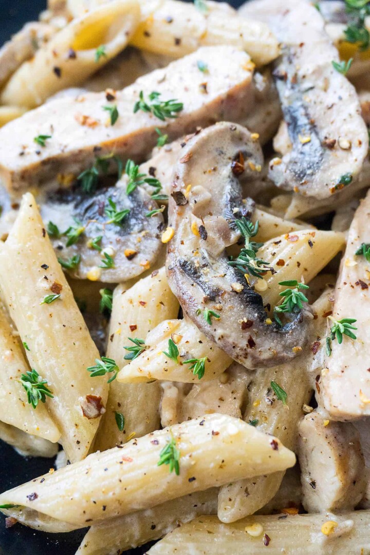 Creamy Portobello and Mascarpone Pasta | Foodtasia