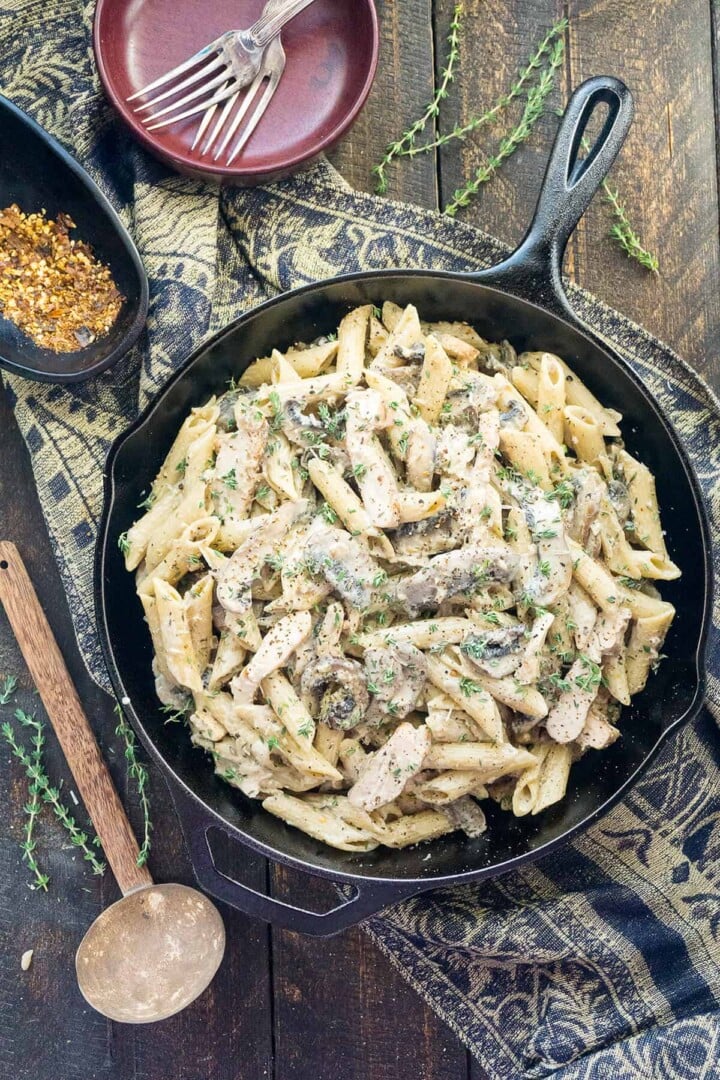 Creamy Portobello and Mascarpone Pasta | Foodtasia