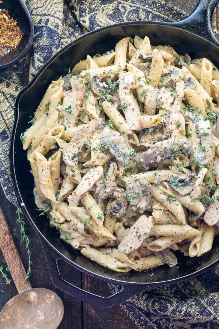 Creamy Portobello and Mascarpone Pasta | Foodtasia
