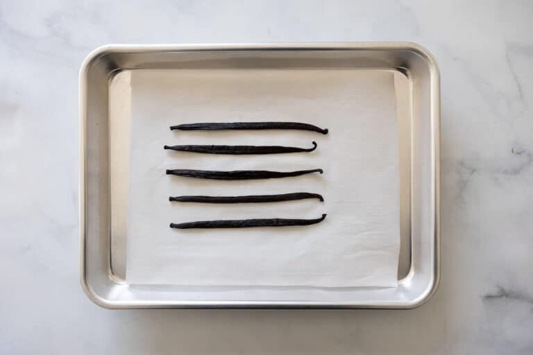 DIY: How to Make Homemade Vanilla Powder | Foodtasia