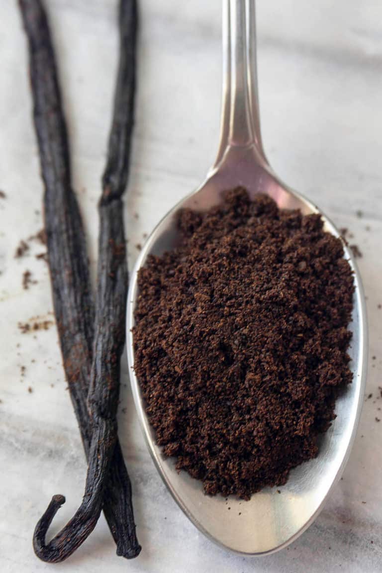 DIY: How to Make Homemade Vanilla Powder | Foodtasia