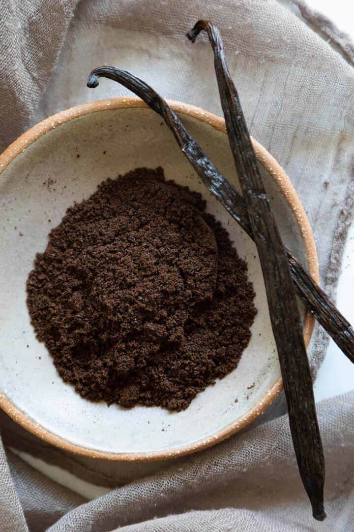 DIY: How to Make Homemade Vanilla Powder | Foodtasia
