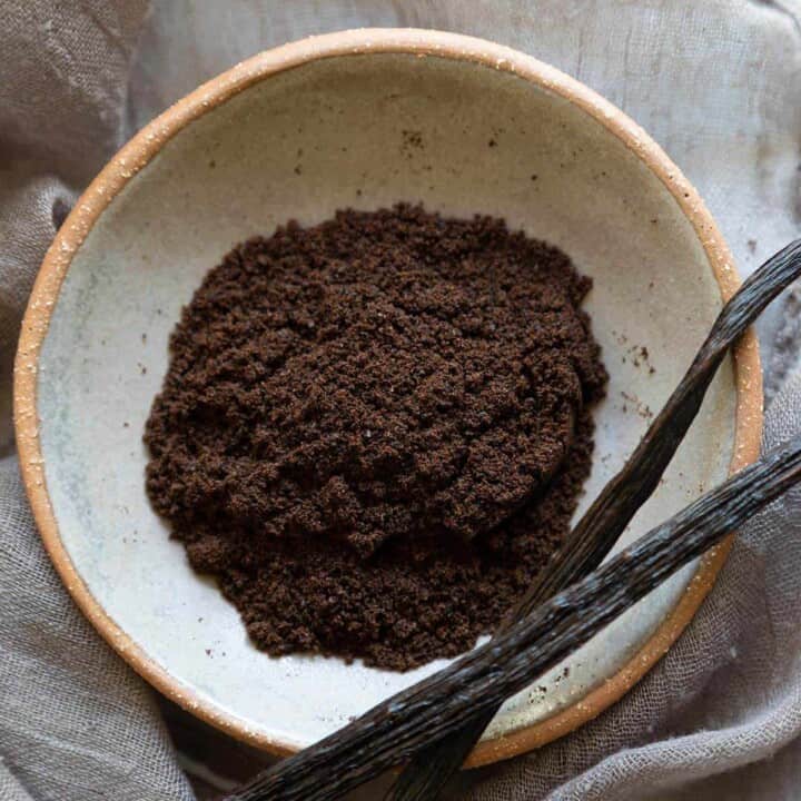 DIY: How to Make Homemade Vanilla Powder | Foodtasia