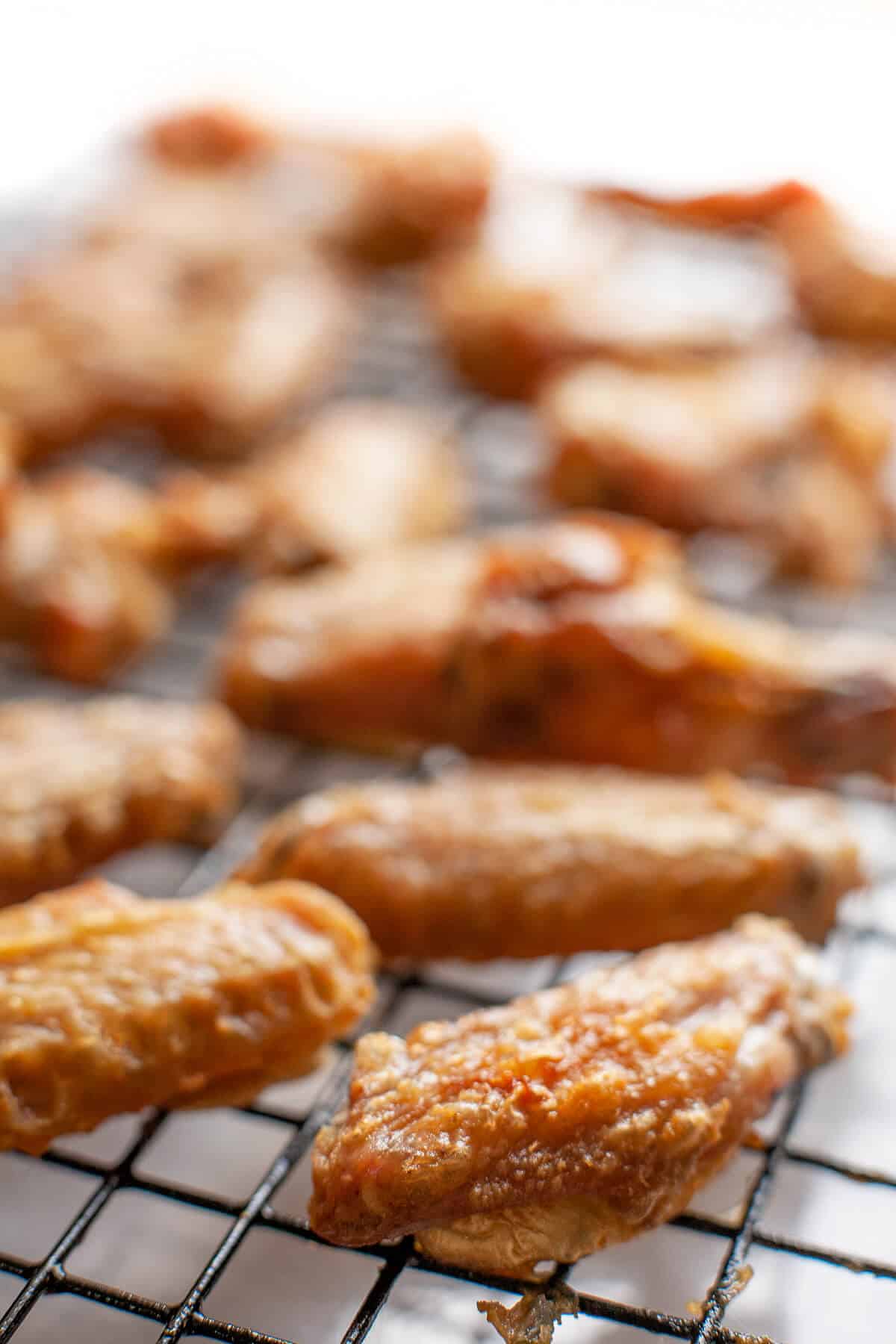 Super Crispy Baked Chicken Wings | Foodtasia