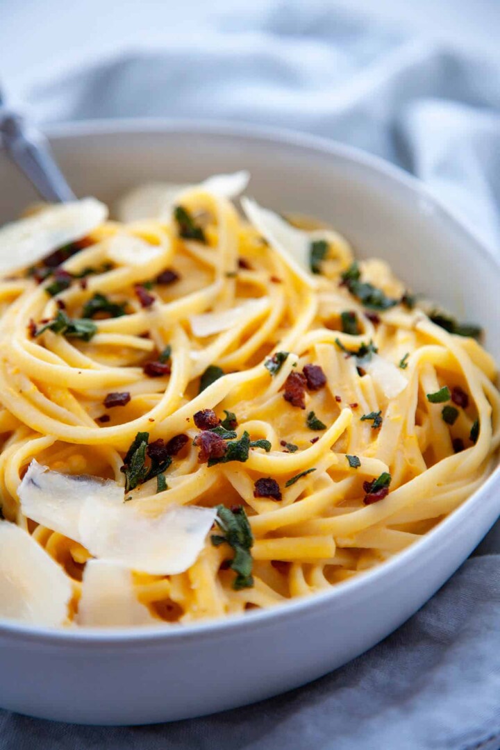 Creamy Butternut Squash Pasta with Bacon and Crispy Sage | Foodtasia