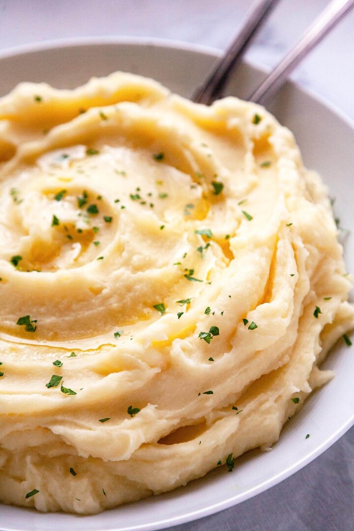 Perfect Mashed Potatoes | Foodtasia