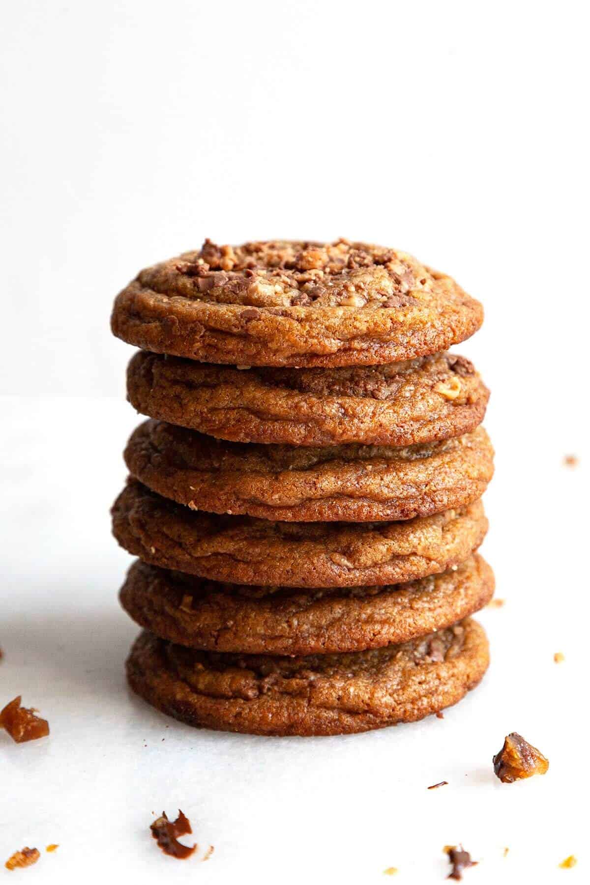 The BEST Thick and Chewy Brown Butter Toffee Cookies | Foodtasia
