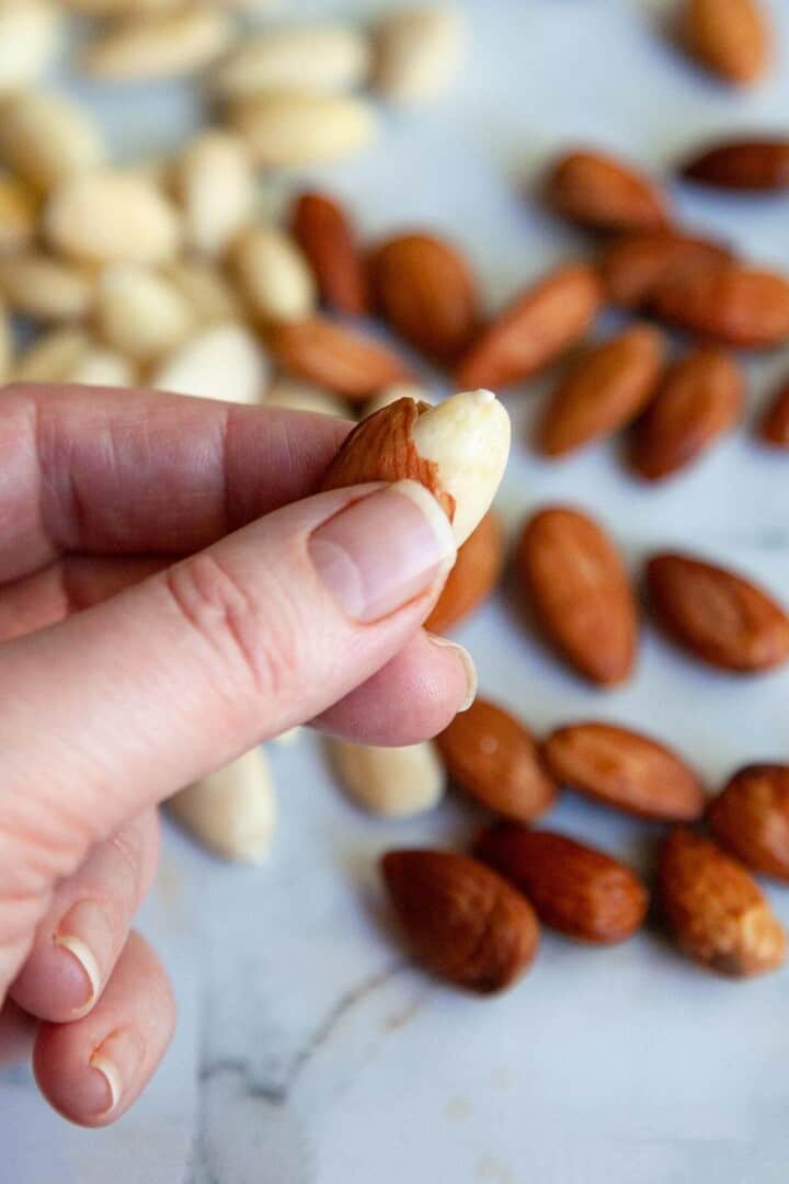 How to Blanch Almonds (VIDEO) | Foodtasia