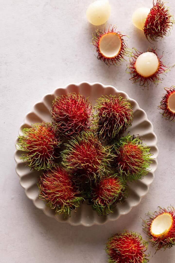 Rambutan vs Lychee: A Comprehensive Comparison Guide | Foodtasia